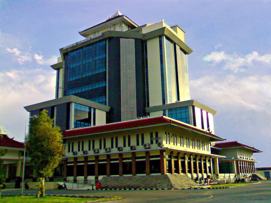 Metamorfosis Universitas Trunojoyo