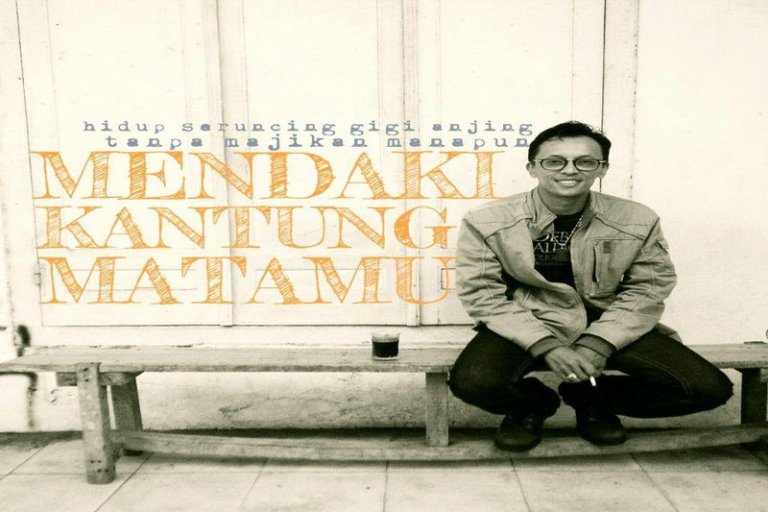 Bode Riswandi, Sastrawan dari Universitas Siliwangi