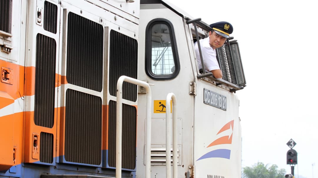 Berapa Gaji Masinis KAI, 12 Juta Apa Betul? dan Tahapan Menjadi Masinis ...